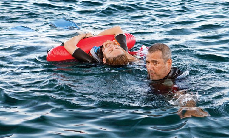 TRAVELERS MEDICAL GUIDE 6.2 Key First Aid Principles–Rescuing Divers ...